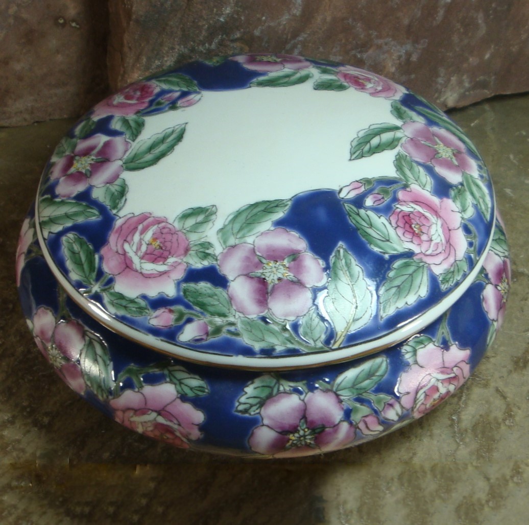 Soapsmith's Blog: Vintage Porcelain Powder Jars by Soapsmith
