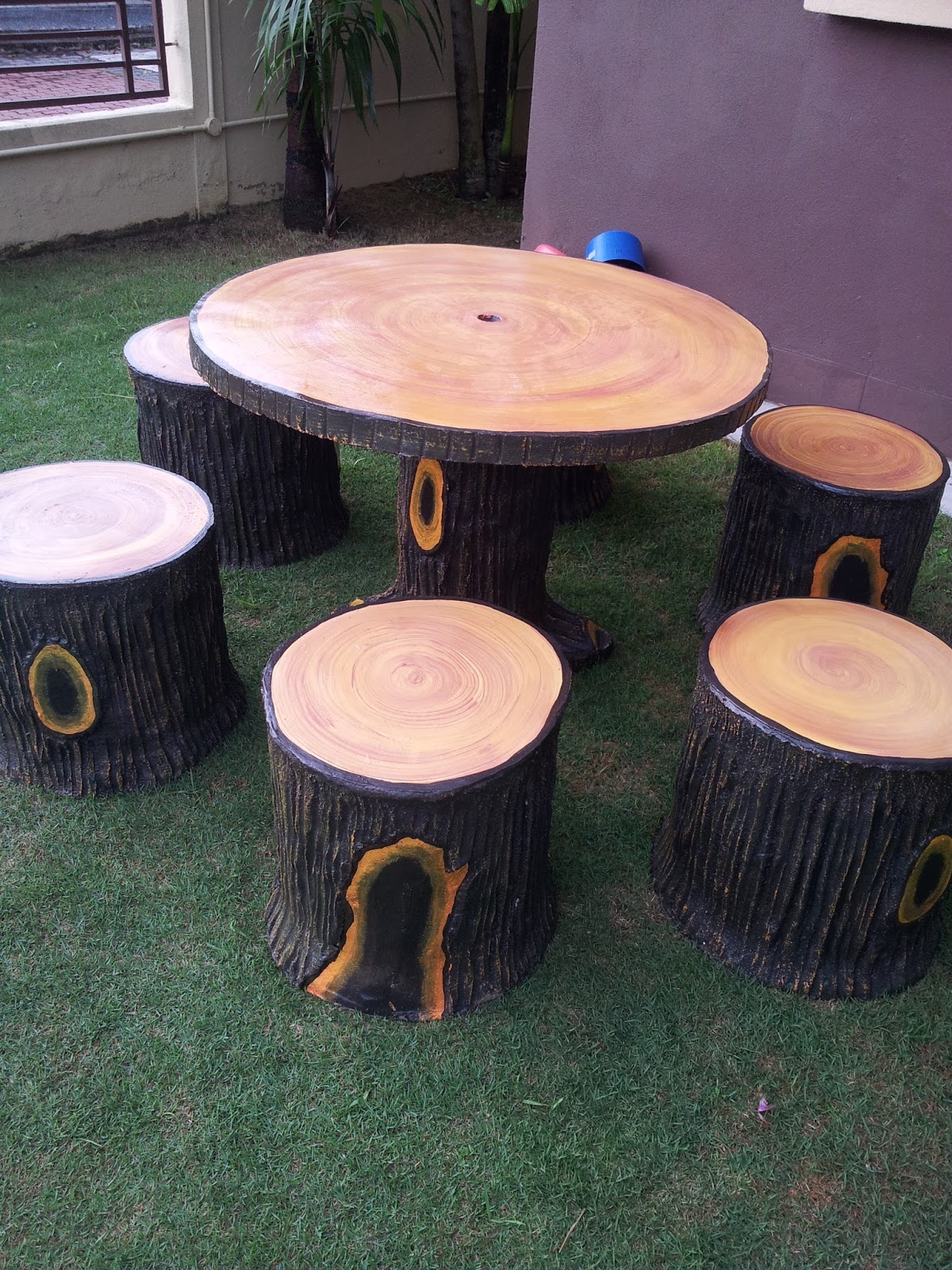 KERUSI DAN MEJA SIMEN FERRO : SET MEJA DAN KERUSI CORAK KAYU