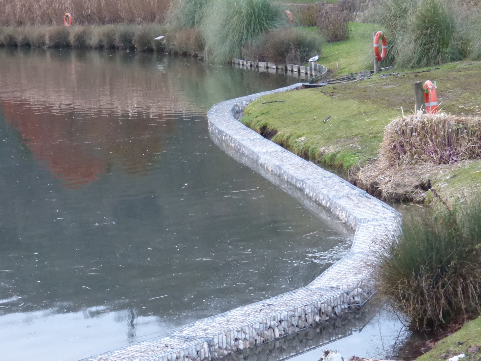 Mini-Flotte 76710: Pétole, pétole...et aménagement du bord du plan d'eau
