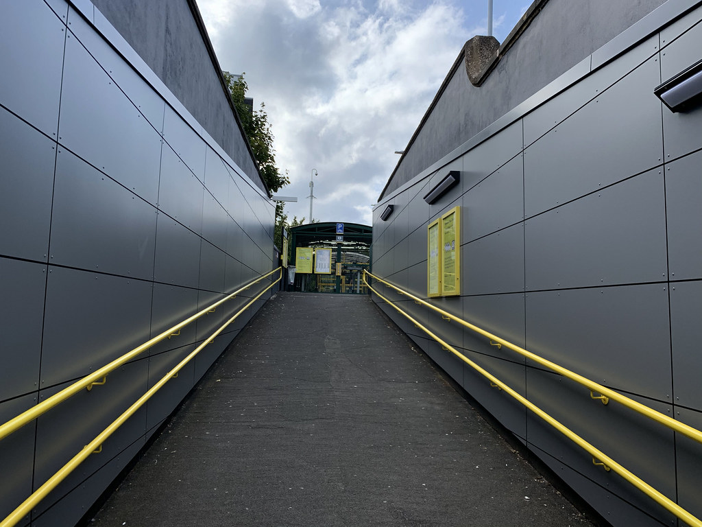 Calling at... British railway stations: Bootle New Strand (BNW)