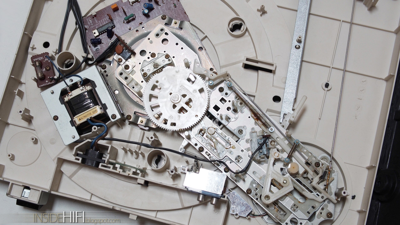 Inside Hi-Fi: Technics SL-D210 (SL-D210-SEi)