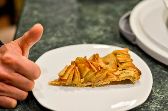 Knitty baker: Open-Faced Designer Apple Pie