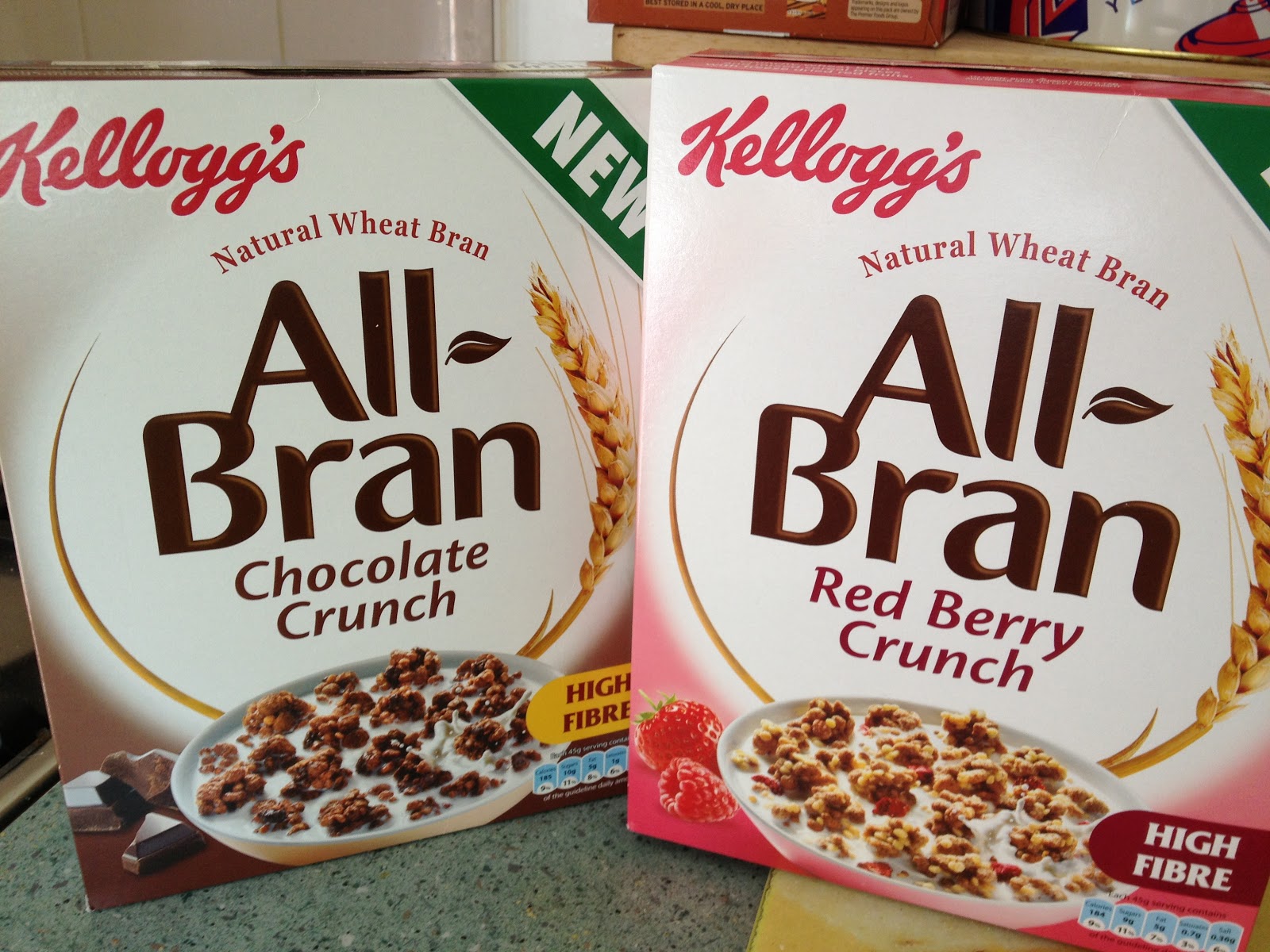 FOODSTUFF FINDS: Kellog's All Bran Chocolate / Red Berry Crunch [by @NLi10]