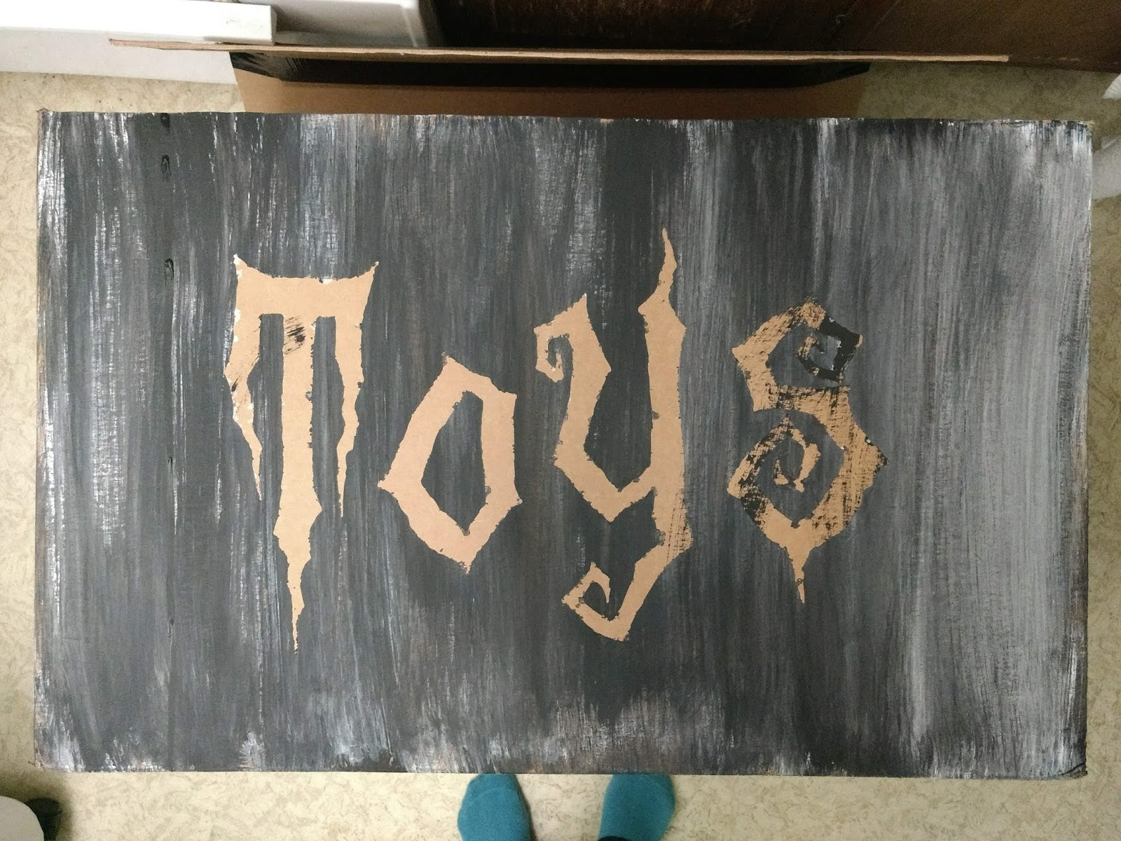 Amber's Craft a Week Blog: DIY Creepy Toy Box