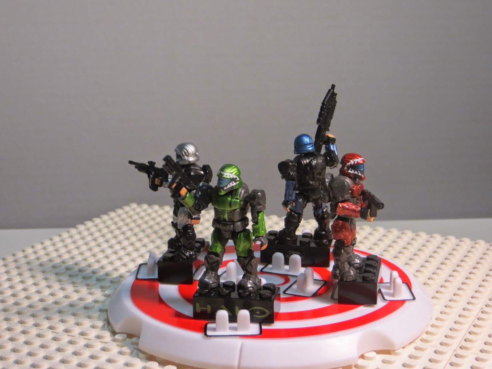 The Brick Zone: Mega Bloks Halo Metallic Series ODST Drop Pods Review
