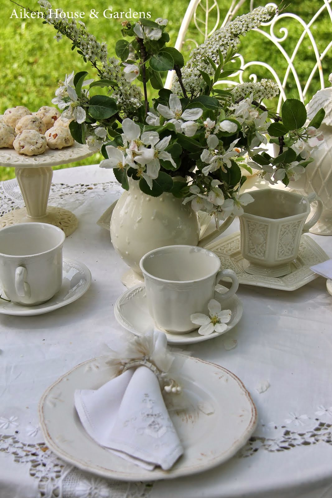 Aiken House & Gardens: A White Garden Tea