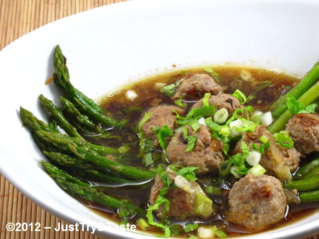 Sup Asparagus dengan Bola-Bola Daging | Just Try & Taste