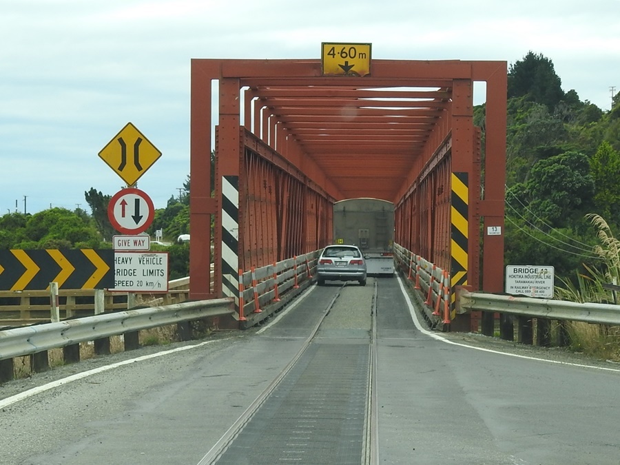 my views of New Zealand: taramakau road-rail bridge