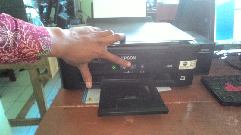 Cara Scan Epson L220 Secara Manual dengan Tombol Printer - Tips Komputer