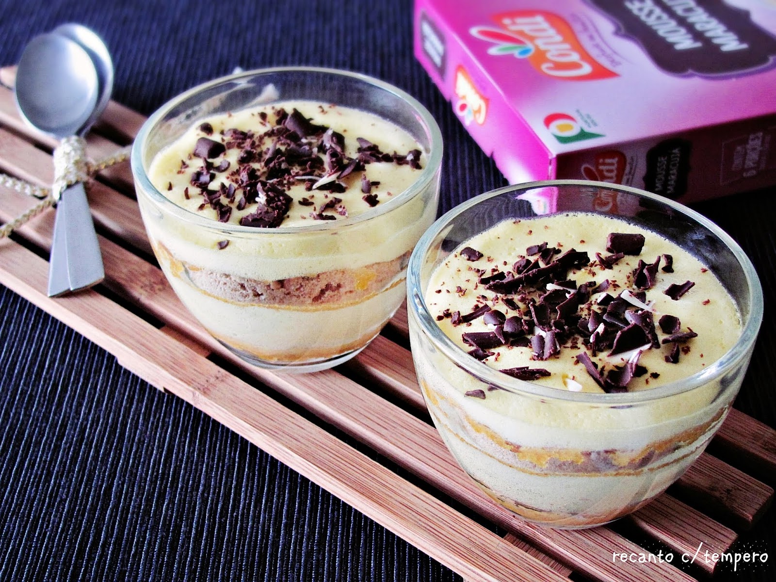 Mousse de maracujá e bolacha