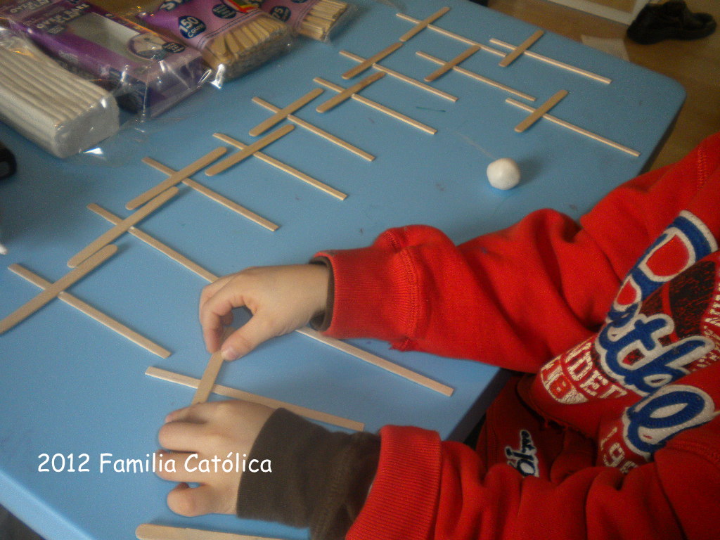 Familia Católica: Manualidad: Estaciones de la Cruz con listones