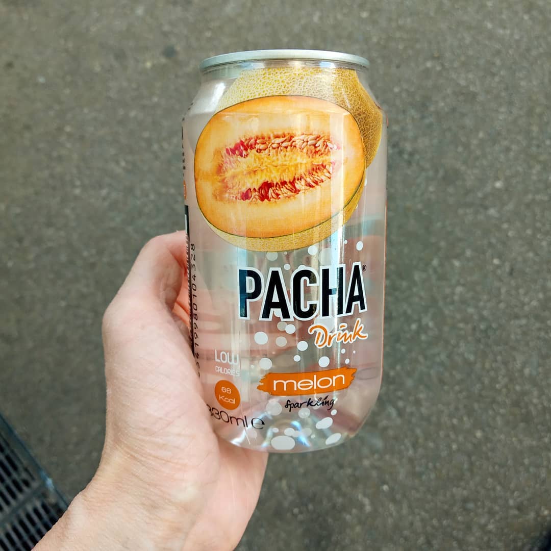 Supersupergirl's Food Reviews: Pacha Melon Sparkling Drink