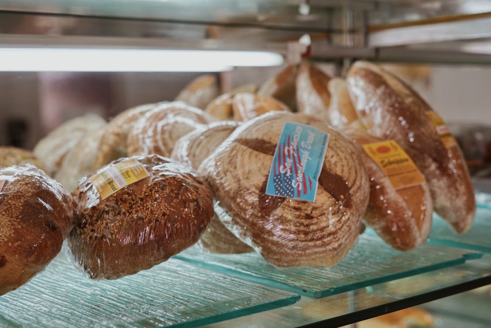 Sarapan Roti Khas Eropa di Maison Weiner - Laili Muttamimah
