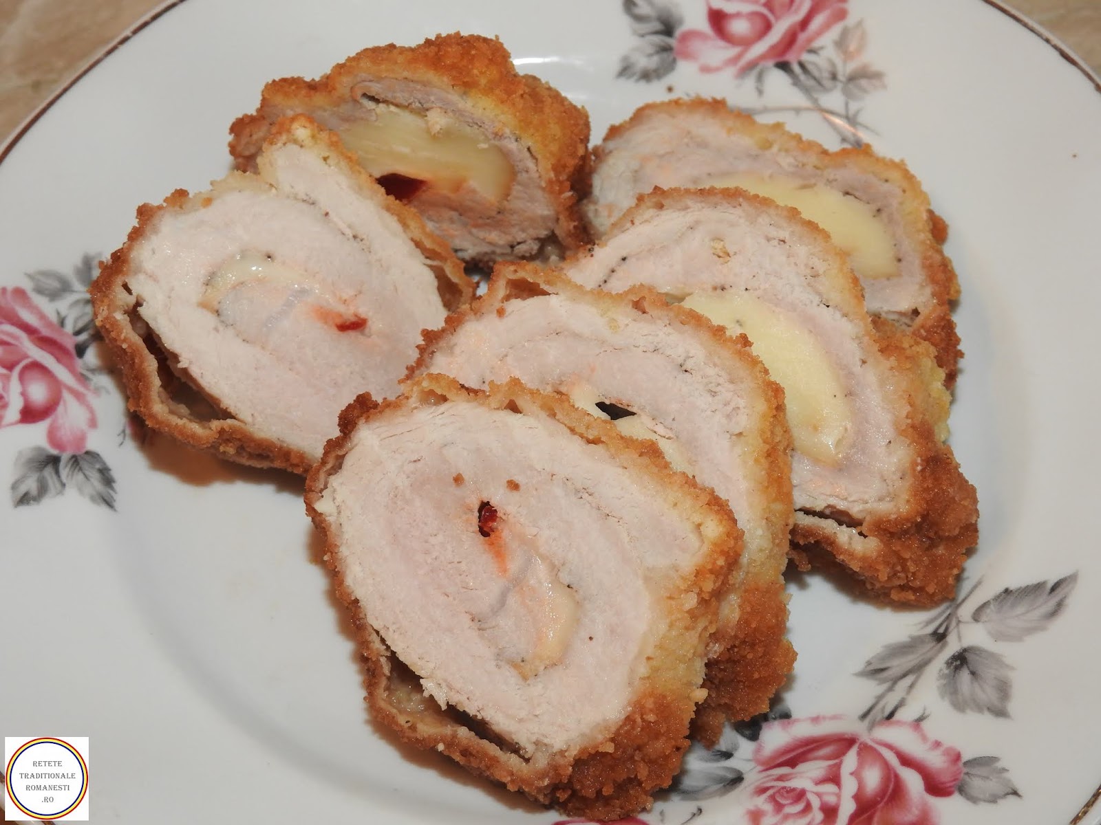 Rulouri de pui si porc reteta | Retetetraditionaleromanesti.ro