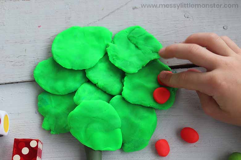 Apple Theme Counting Activity for Preschoolers - Messy Little Monster