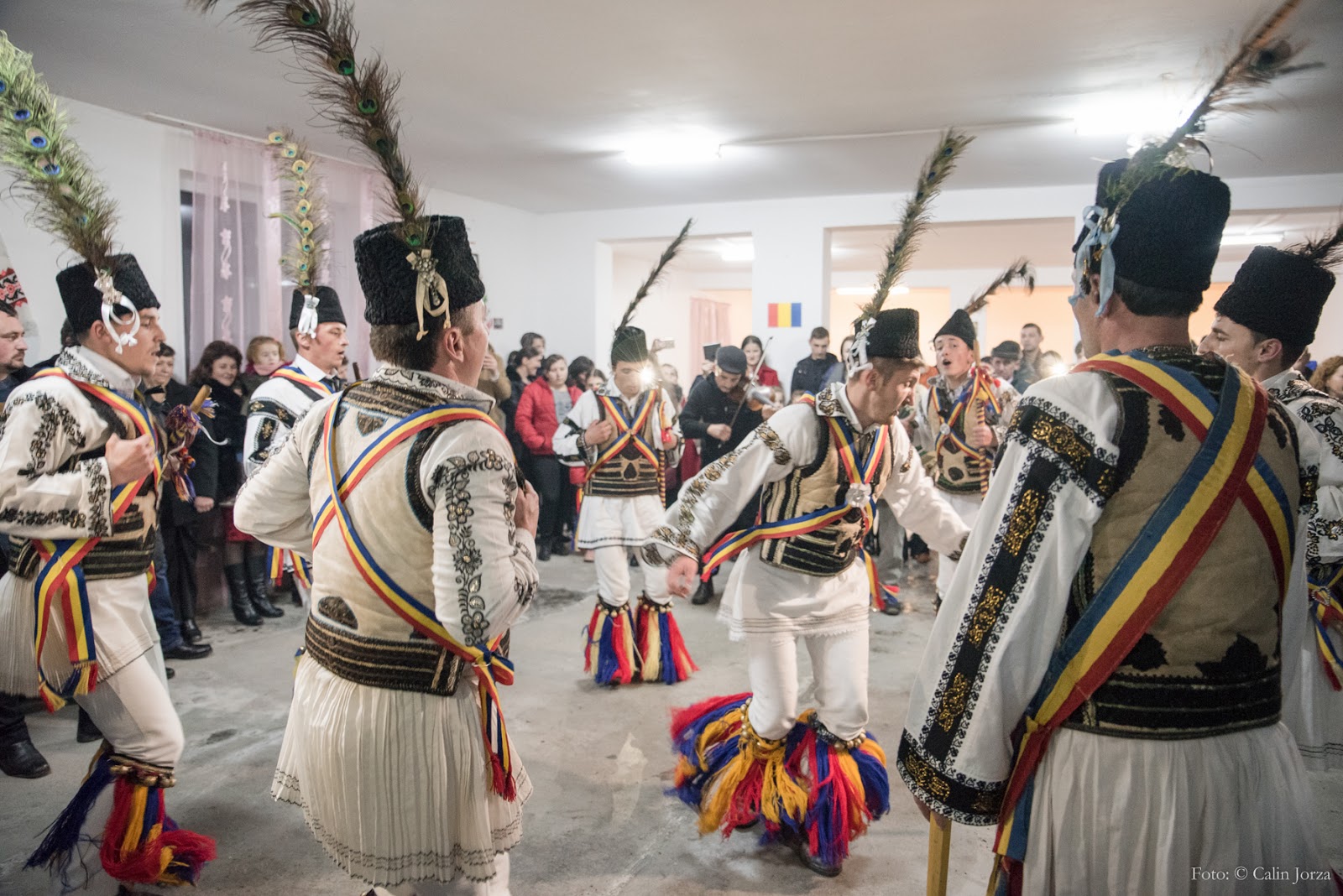 Acasa la nevasta: Calusarii ! Dansul National al Romaniei