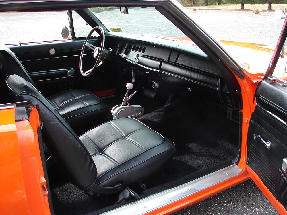 GENERAL LEE: inside view