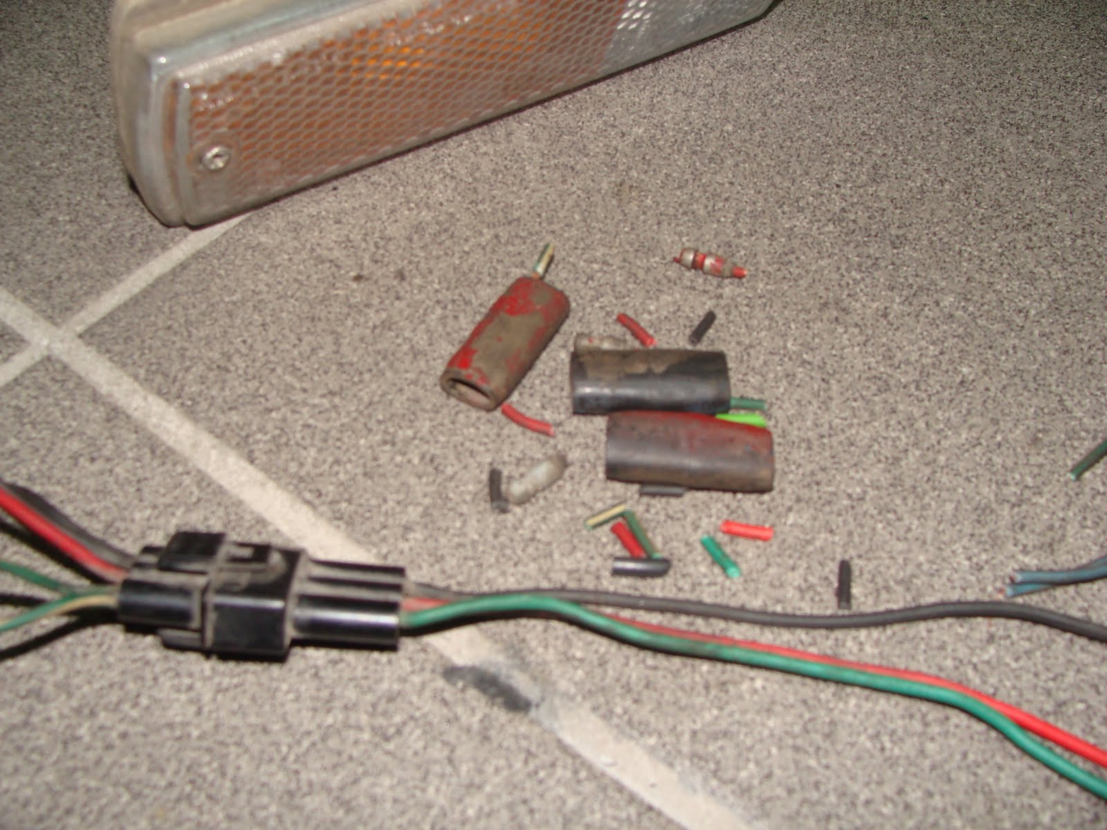 Triumph TR7V8 coupé: New electric connectors.