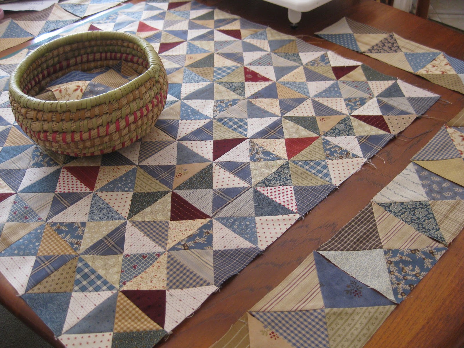 The Chain Piecer: Terrific Triangles - and a finish to share!