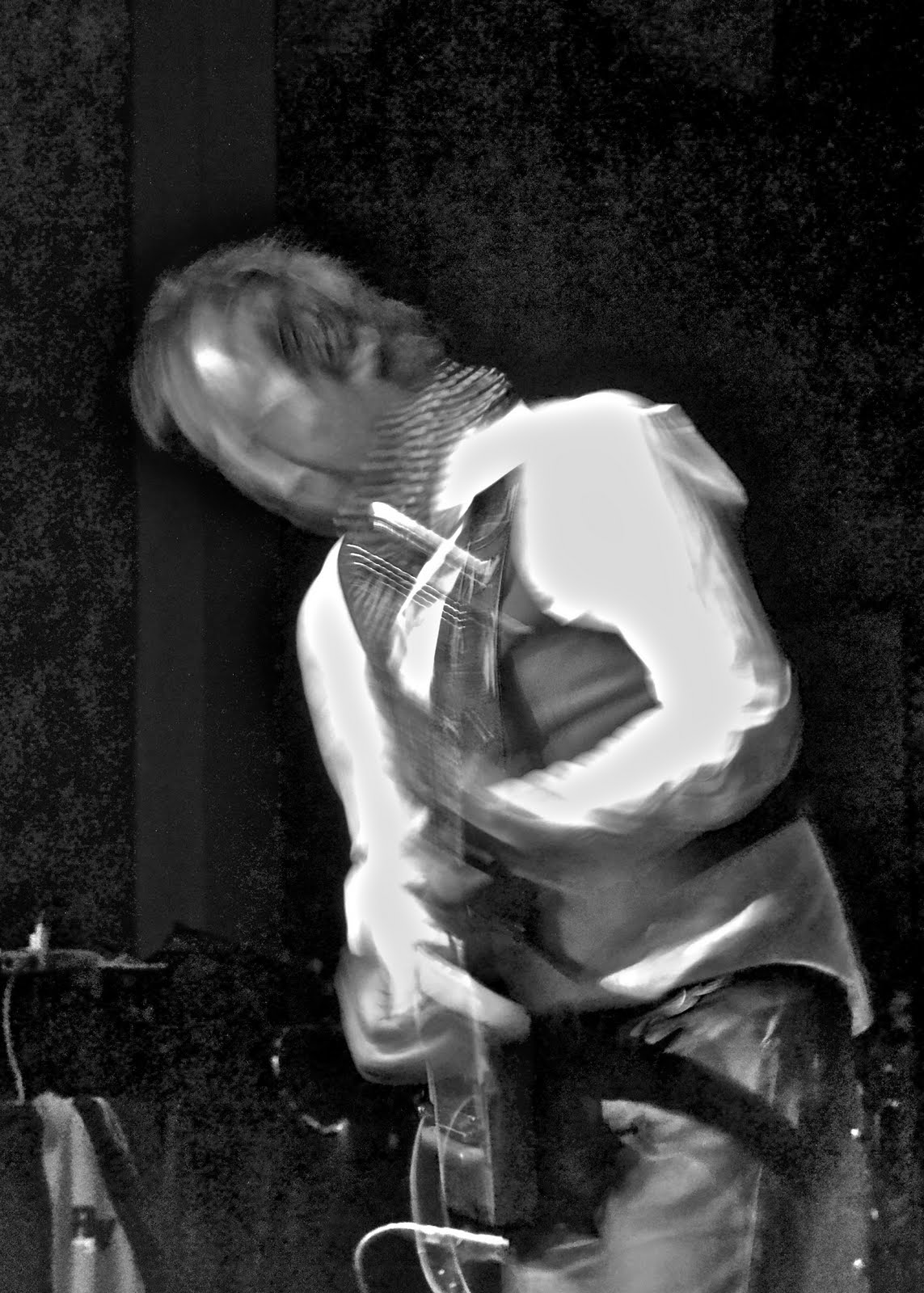 bluethirtytwo: Chuck Prophet @ The Mystic Theater. 5/13/11