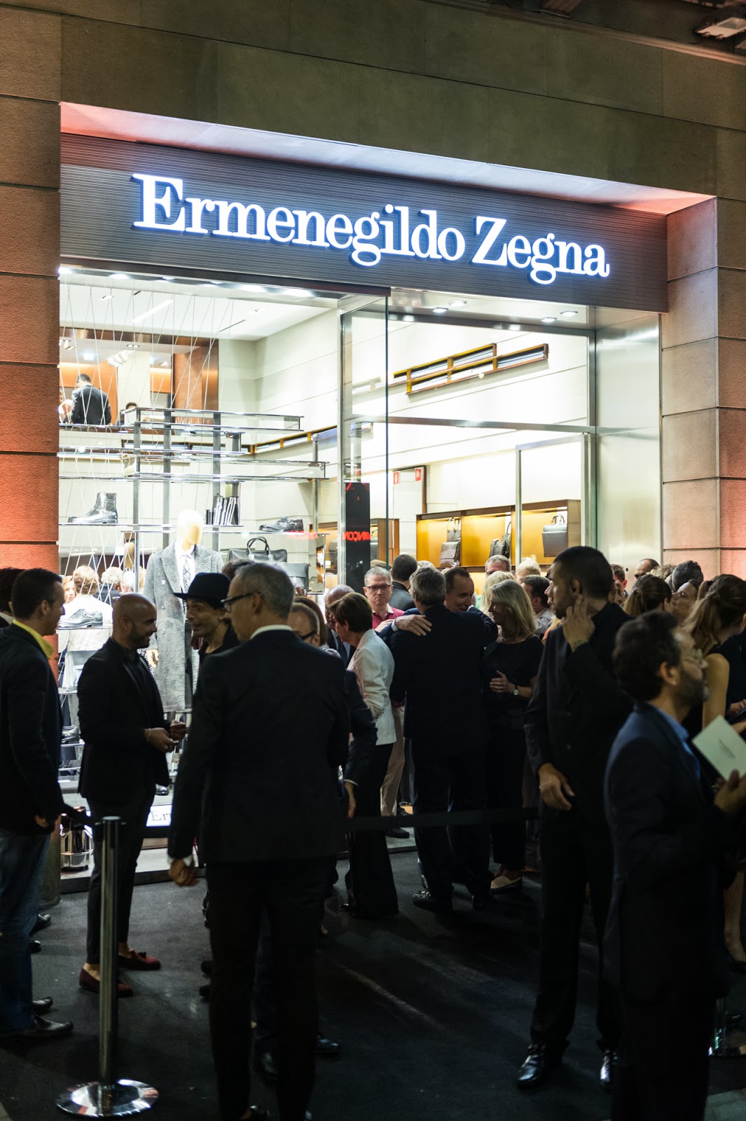 MODAICONO BY ALICIA MIRALPEIX: ERMENEGILDO ZEGNA INAUGURA FLAGSHIP ...