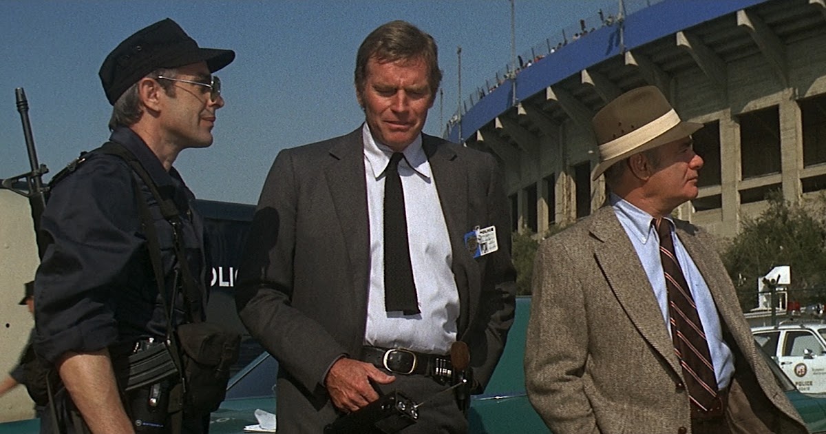 Movie Review: Two-Minute Warning (1976) | The Ace Black Movie Blog