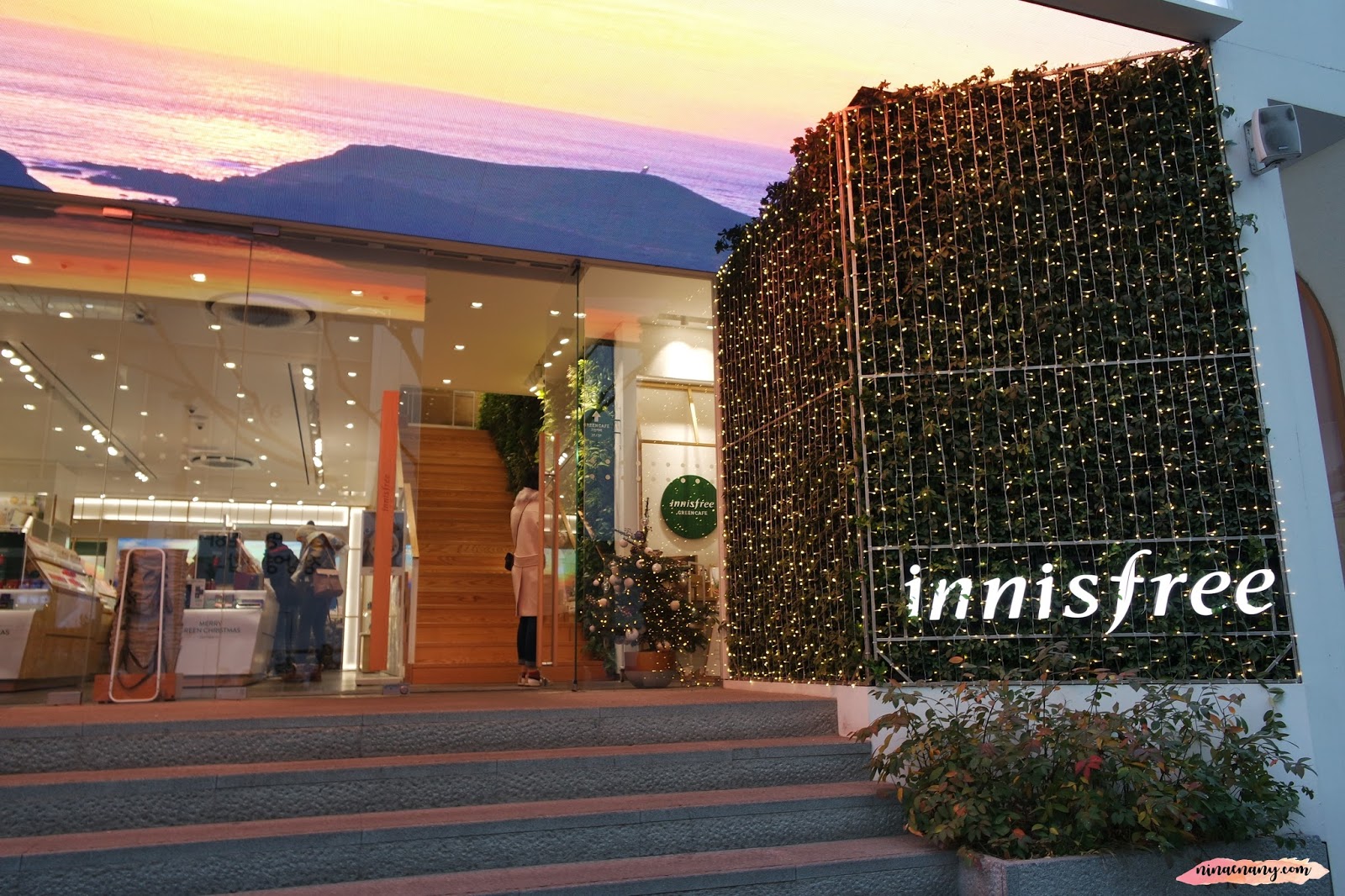 [Travel] #CaféSeries 3 – Innisfree Green Café, Myeongdong Flagship ...