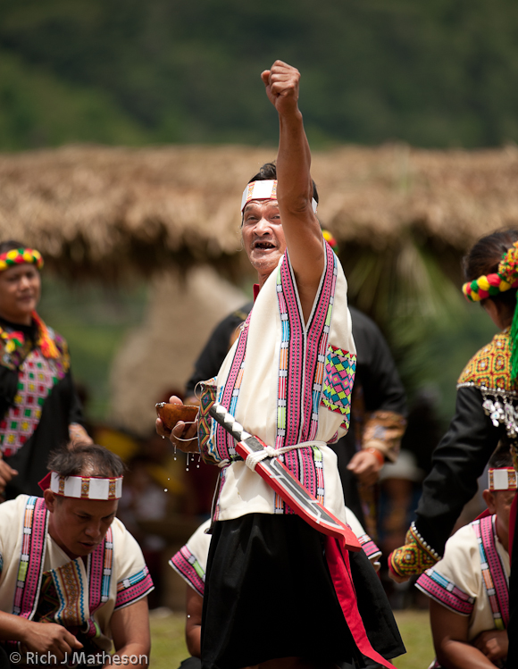 FolkCostume&Embroidery: Costumes of the Indigenous Taiwanese Peoples ...
