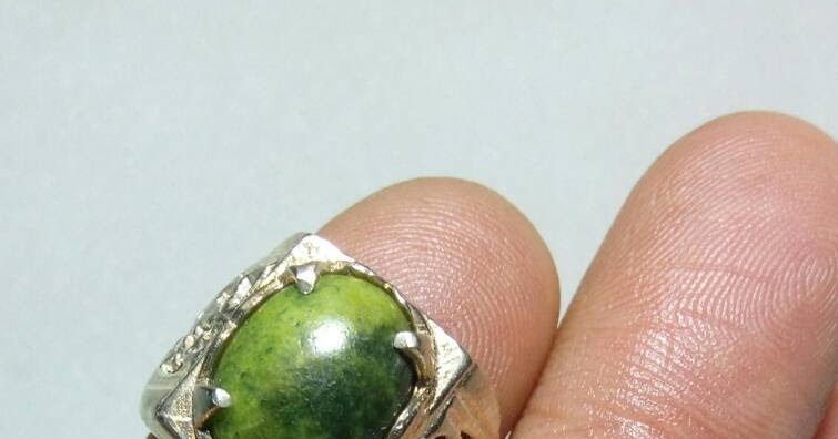 Koleksi Geliga & Khazanah Asli: Batu geliga ular bercahaya