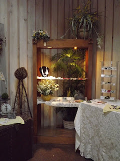~Damita's Pretty Wrap~: My Booth at Thode Floral