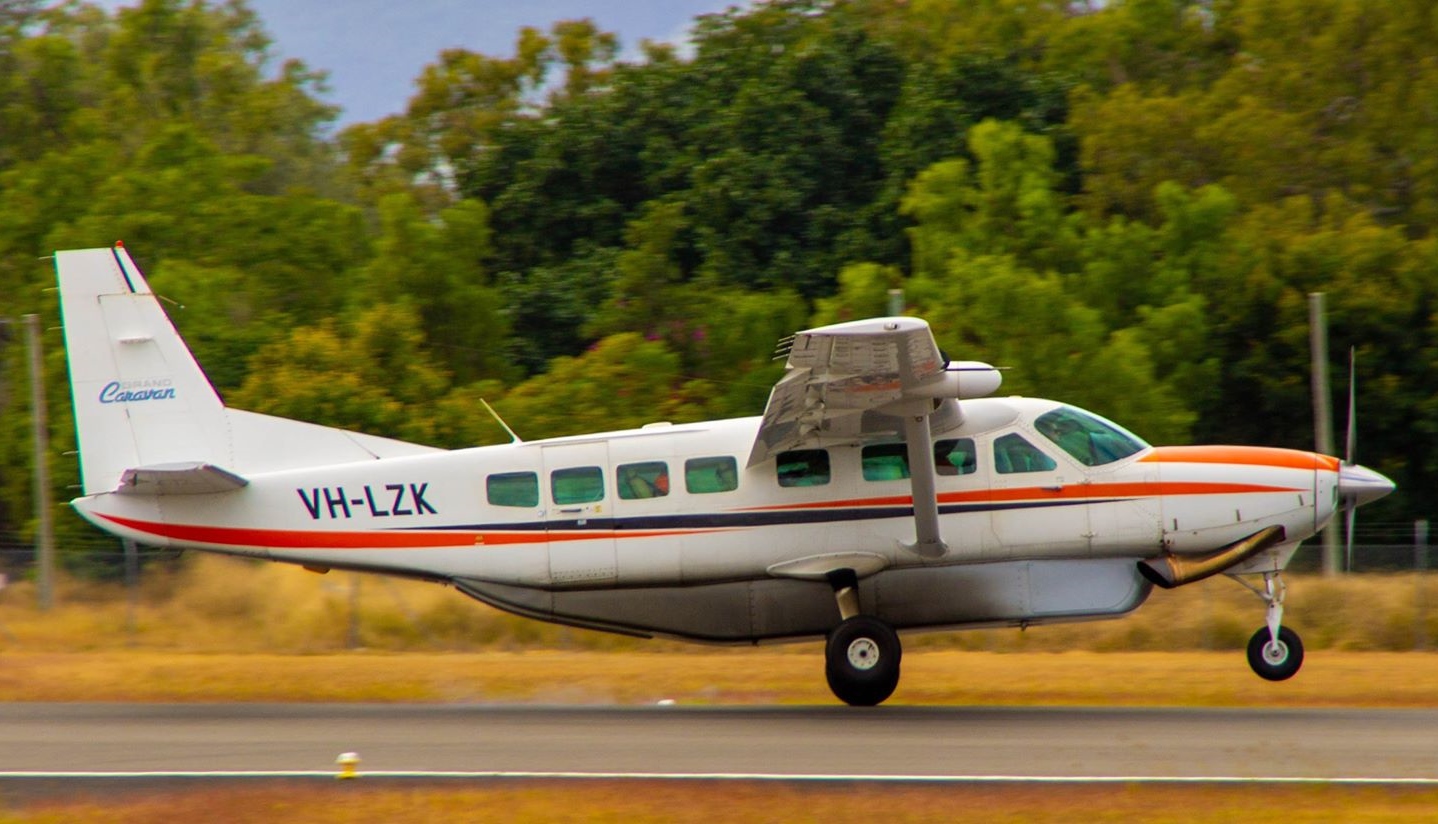 Central Queensland Plane Spotting: Hinterland Aviation Cessna 208B ...