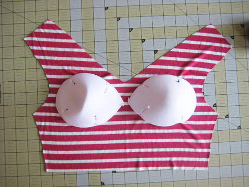 Cosplaytutorial: TUTORIAL: HOW TO SEW A BUILT-IN BRA