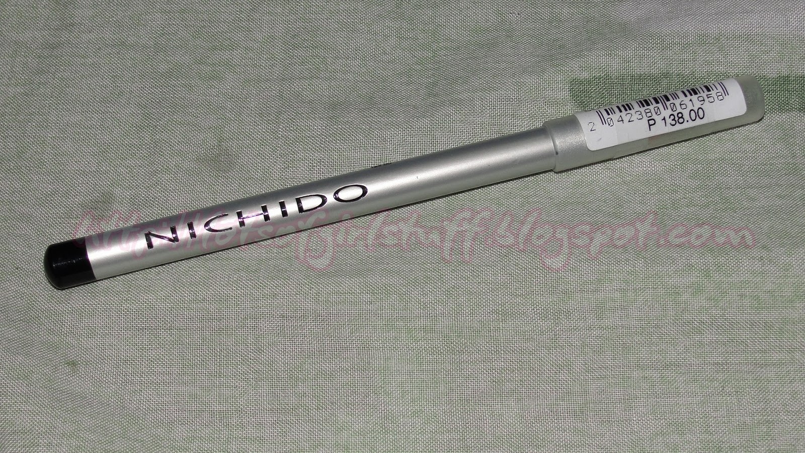 Lots of Girl Stuff: Nichido Mineral Kohl Pencil in Onyx: Review