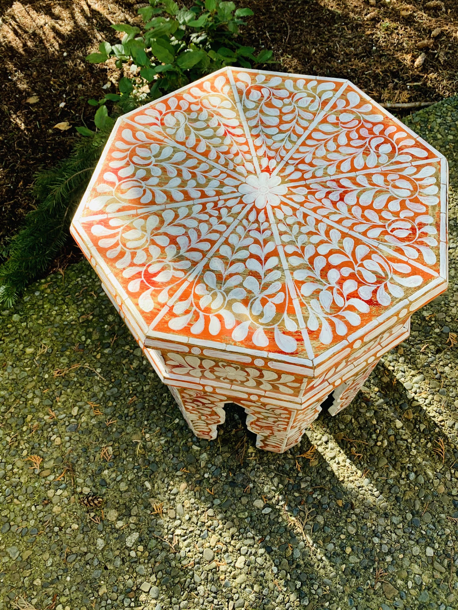 DIY: Bone Inlay Inspired Round Tables
