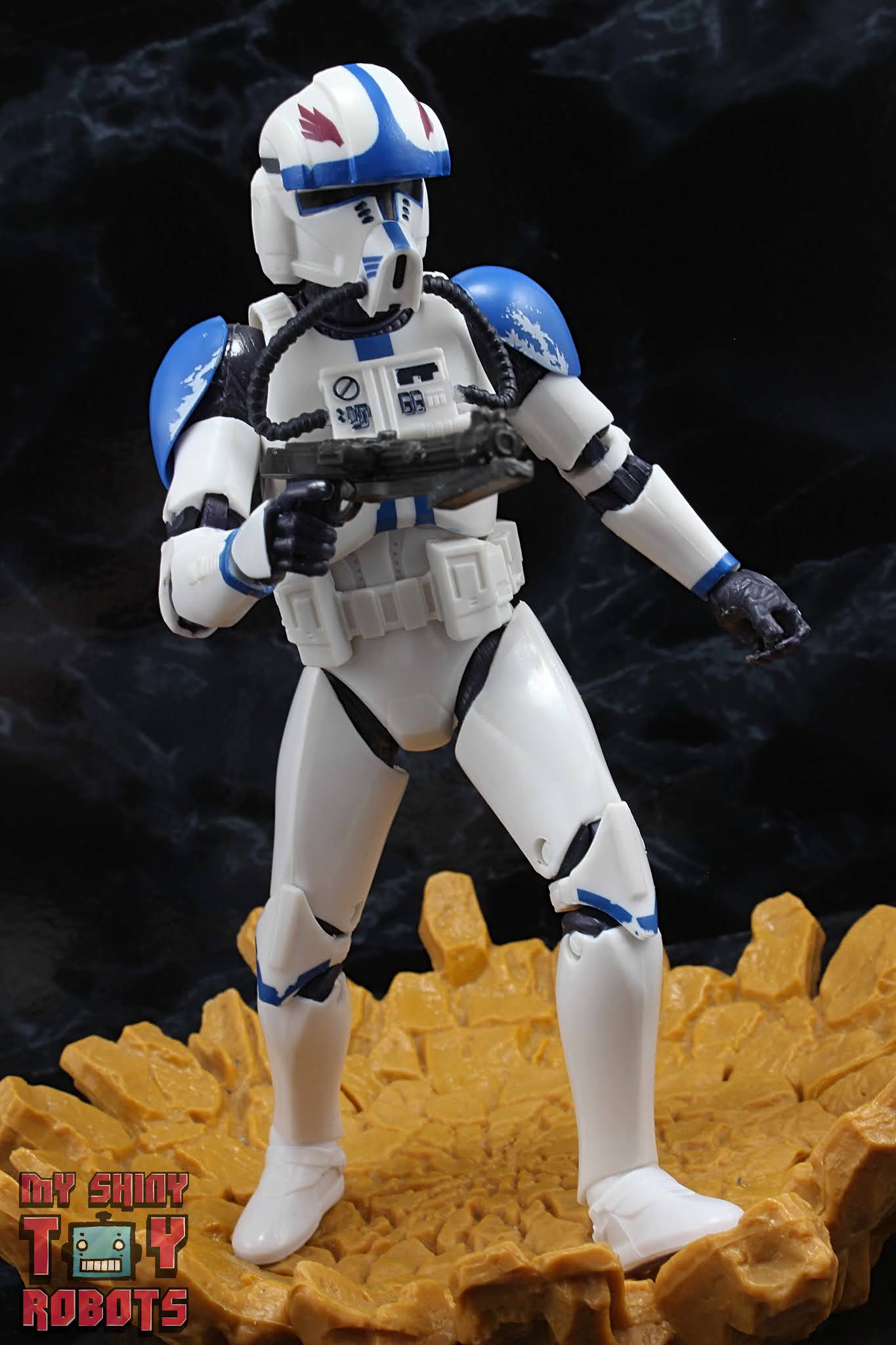 My Shiny Toy Robots: Toybox REVIEW: Star Wars Black Series Clone Pilot Hawk