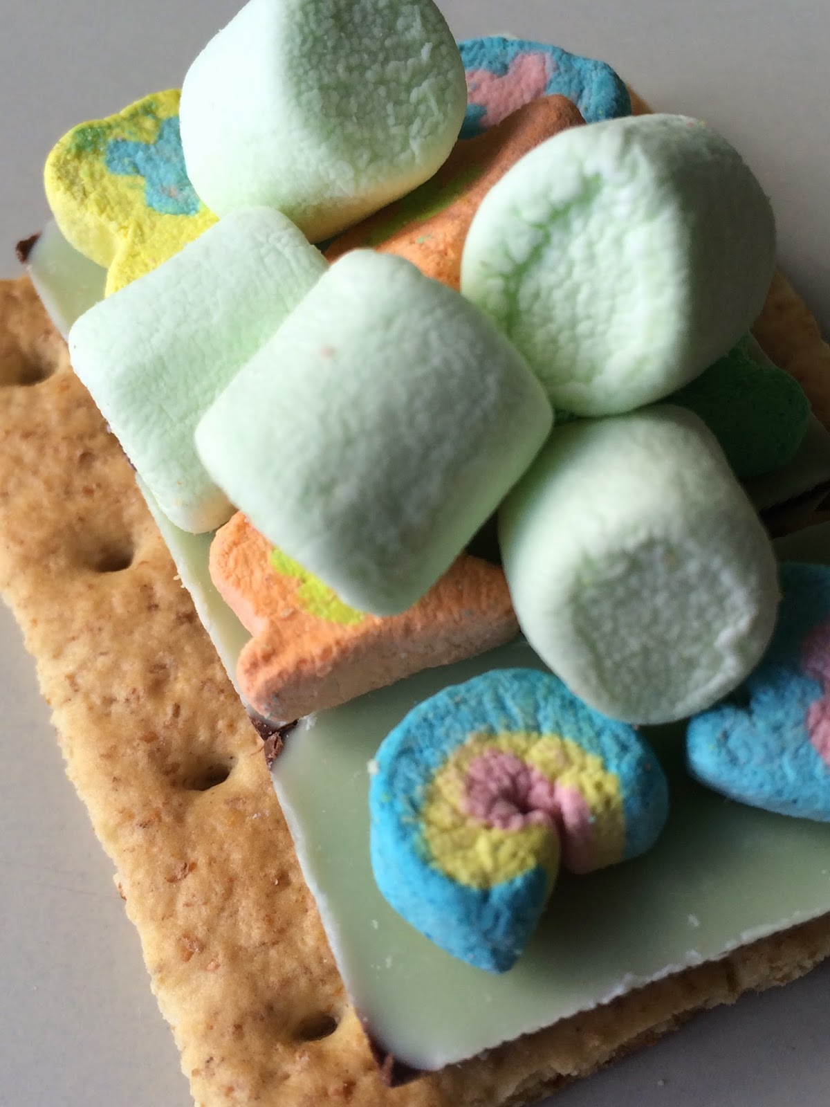Mini Monets and Mommies: St. Patrick's Day S'mores