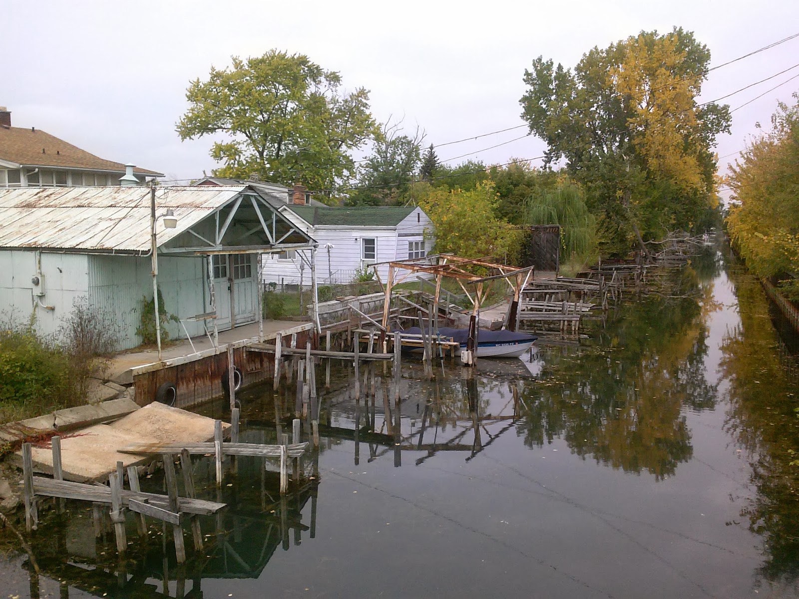 A Detroit Architect's Journal: Eastside Venice: The Fox Creek Canals