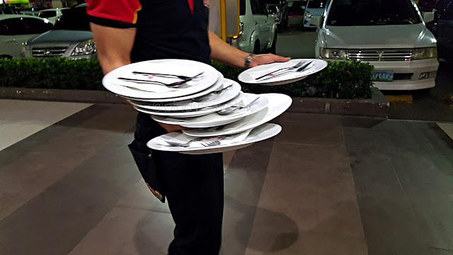 Amazing 8-Plate Balancing Act