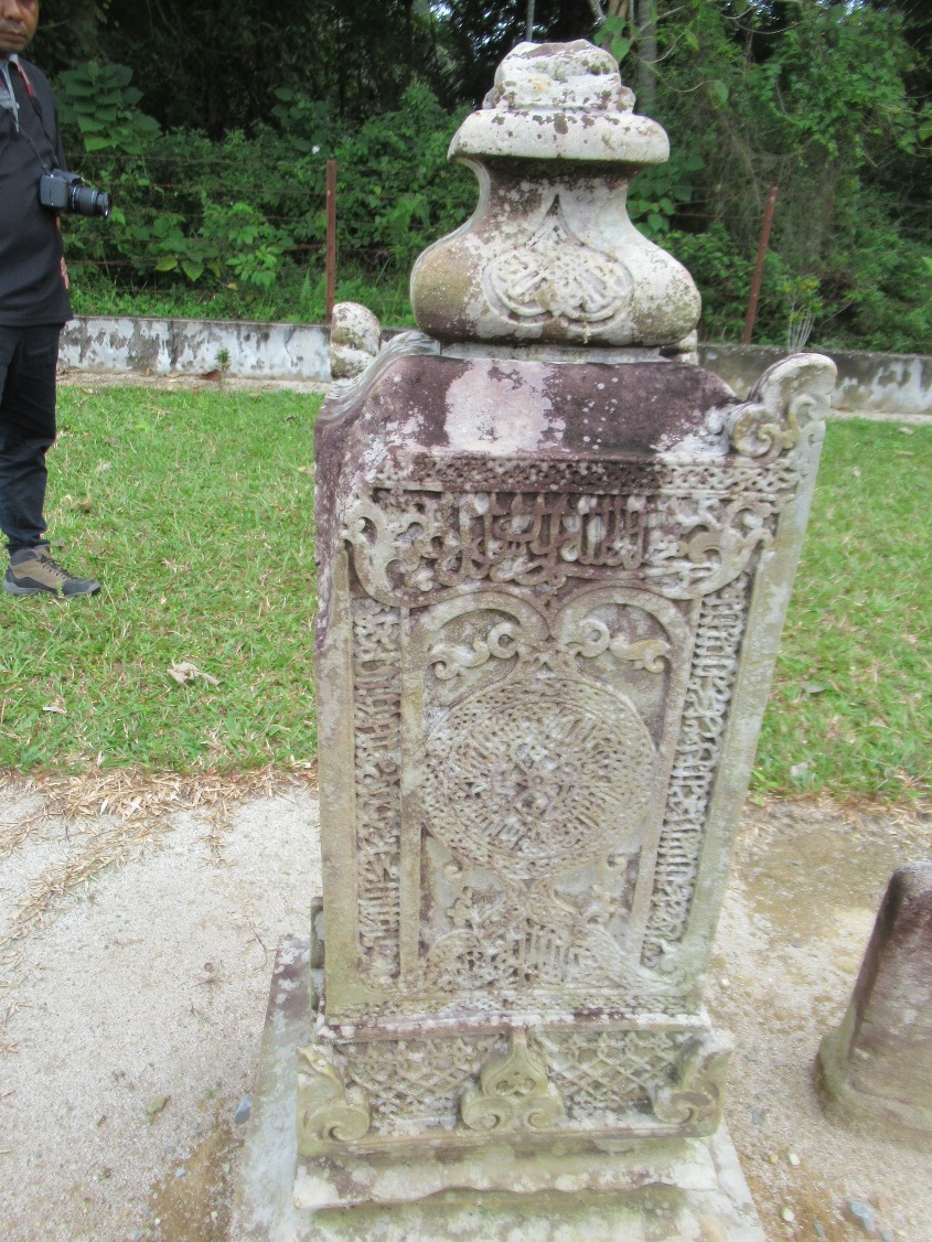 SENI LAMA MELAYU (MALAY OLDEN ART): Makam (Tomb of) Tuan Machdum, Barus