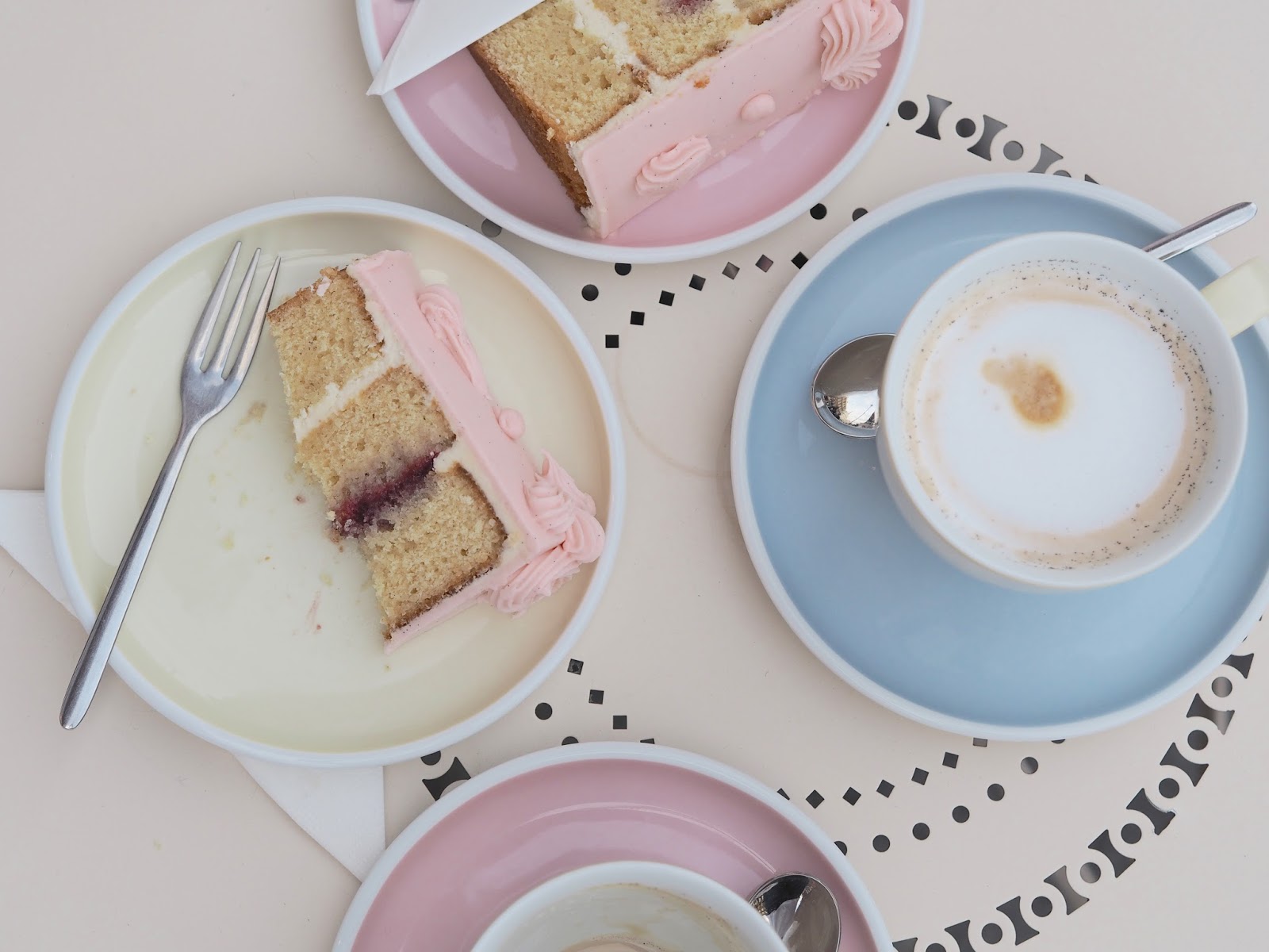 London Cafe Series: Peggy Porschen, Chelsea | Áine Tagon
