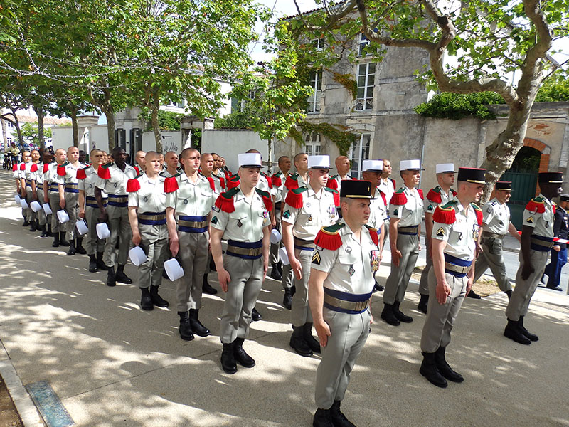 40 légionnaires ont reçu leur képi blanc sur le port