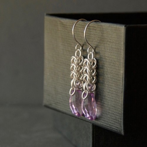 Box Chain Maille and Crystal Earrings Tutorial Has a Neat Finishing ...