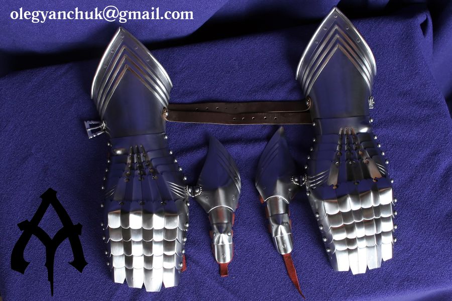 Armouring Art: Late 15-th C .Gothic Gauntlets