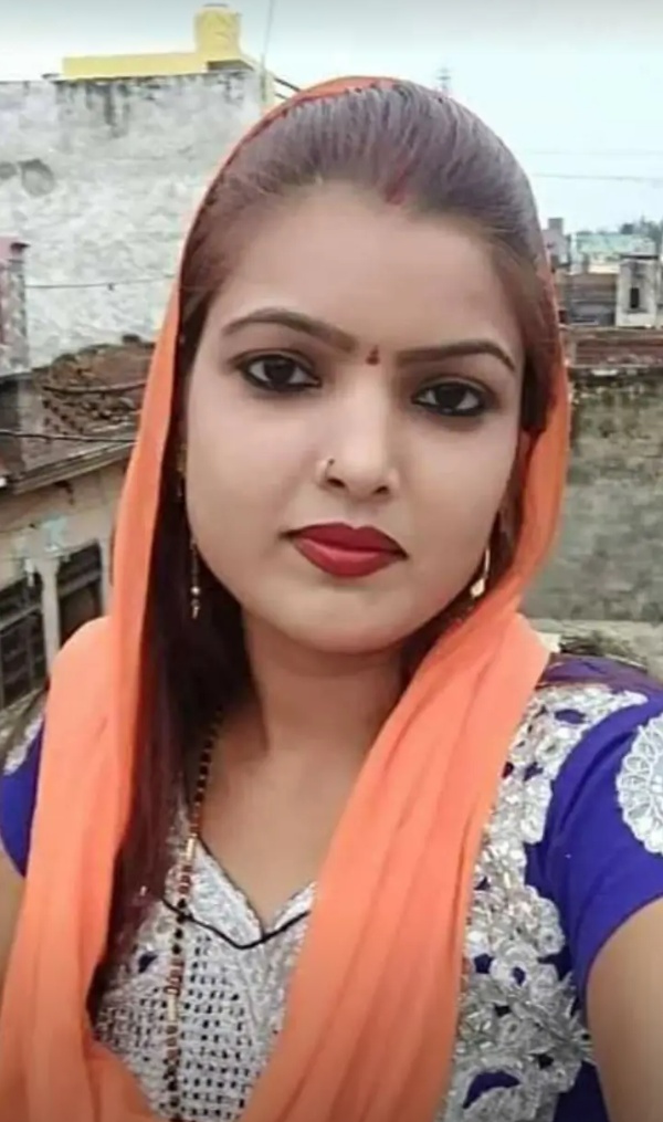 Indian hot bhabhi pics images