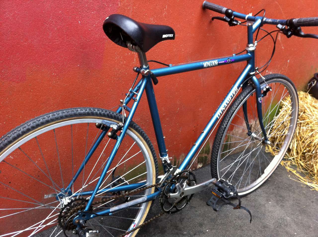 Bike Boom refurbished bikes: Mongoose Dynametric 325 hybrid