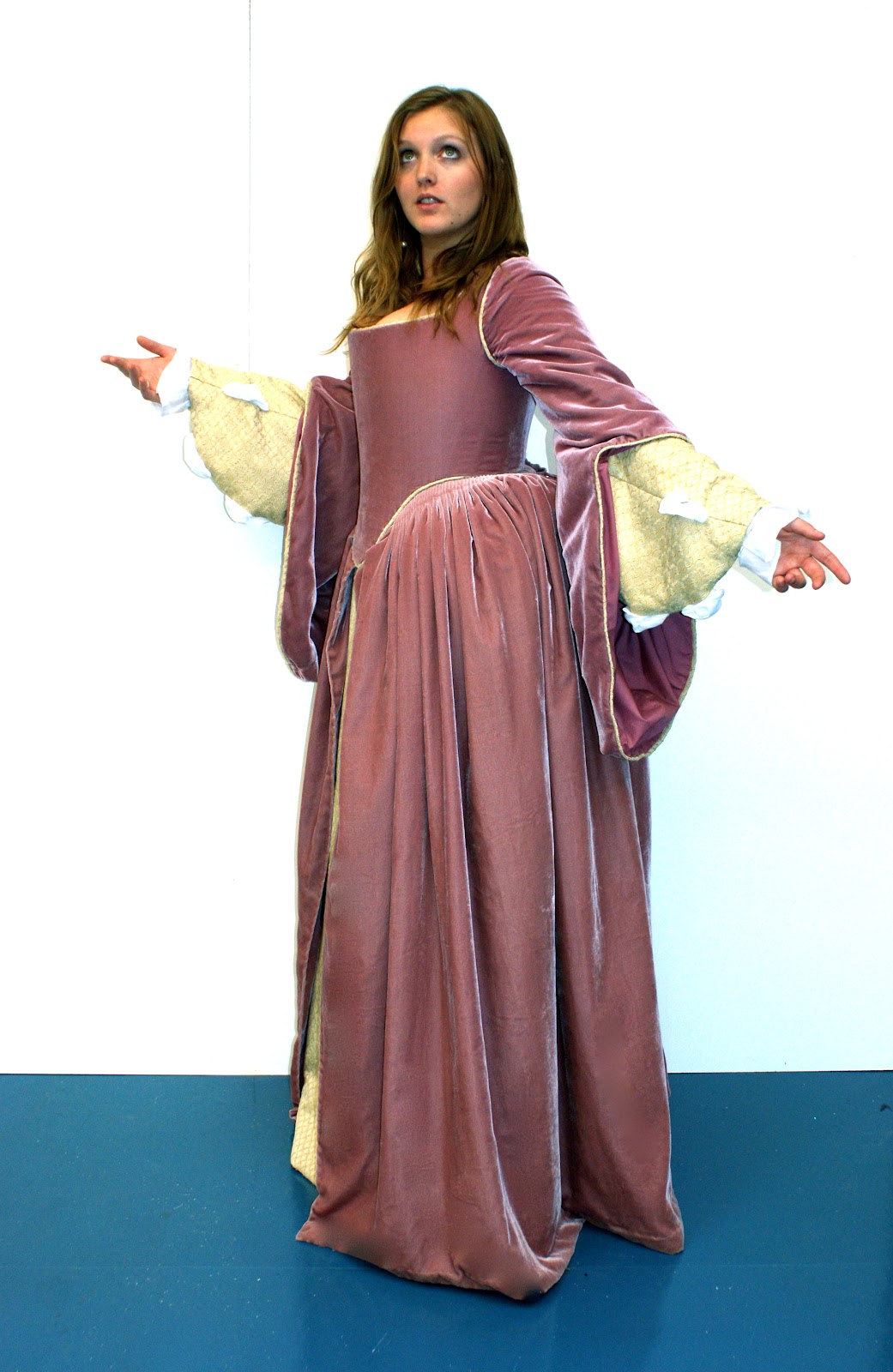 Shelley Calvert - Costume Interpreter