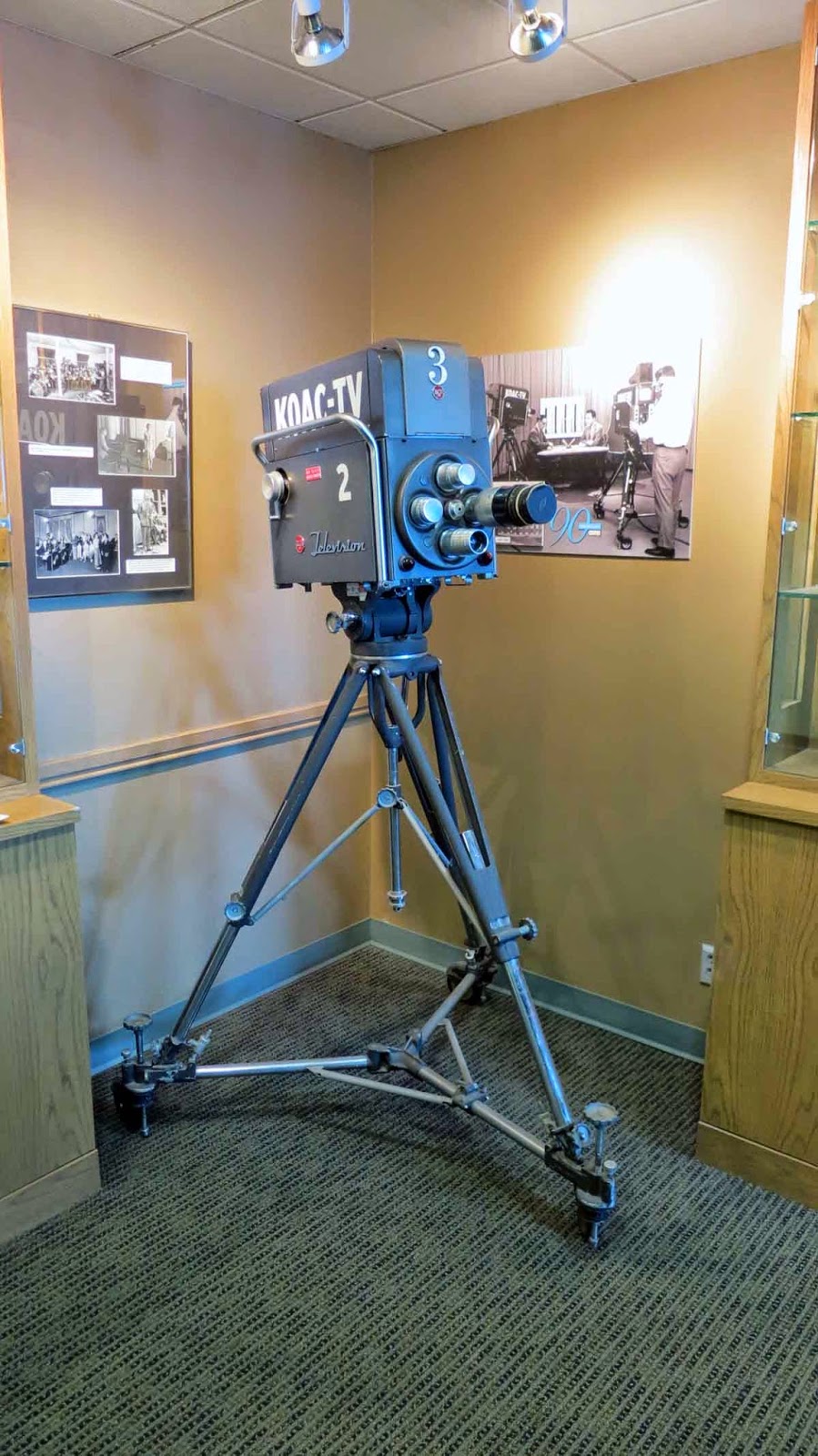 The ZehnKatzen Times: [pdx] KOPB Open House, Complete With Celebrity ...