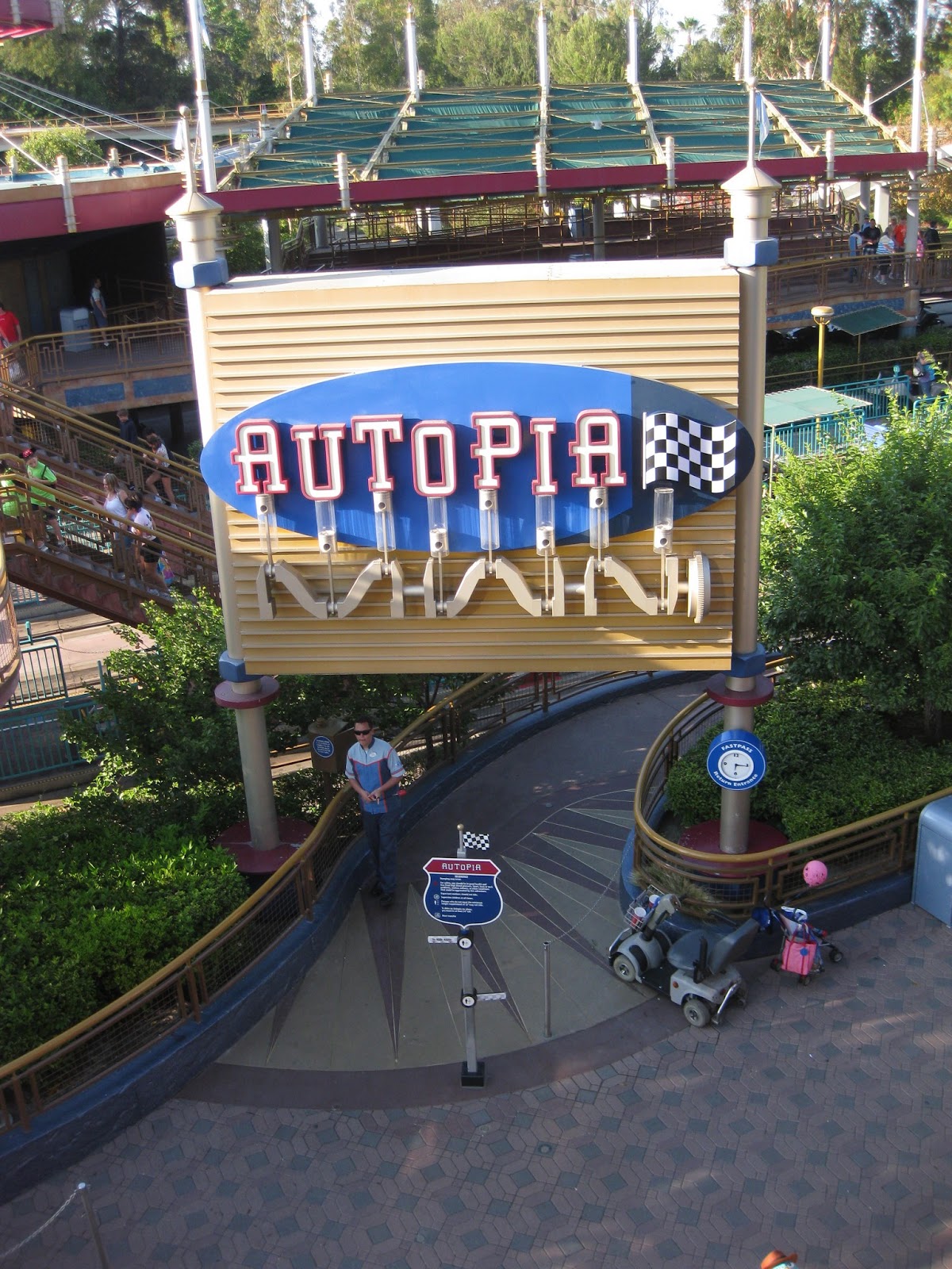 Disneyland's Autopia Review - Tips from the Magical Divas and Devos