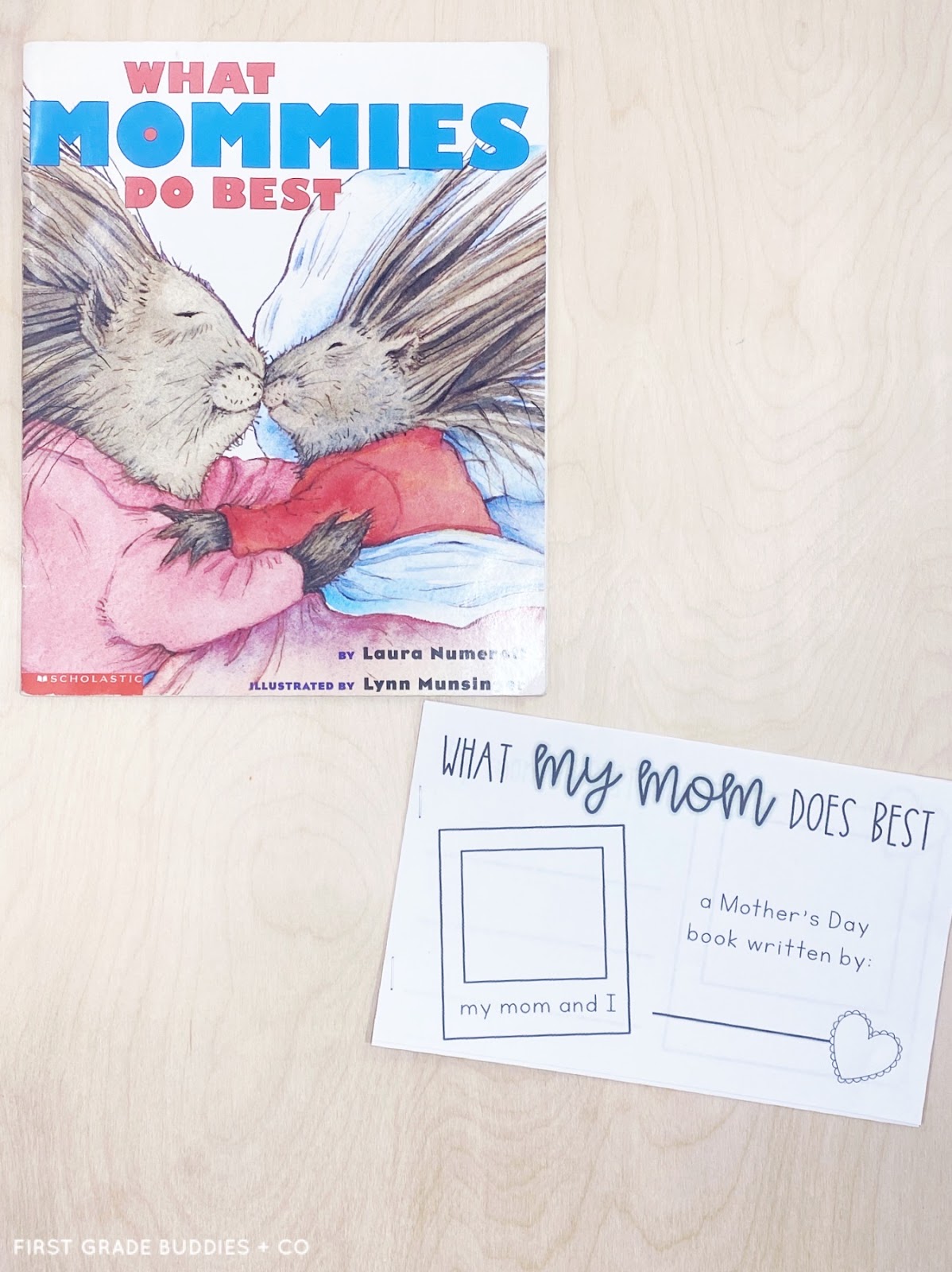 Mother's Day / Father's Day FREE Mini Books | First Grade Buddies