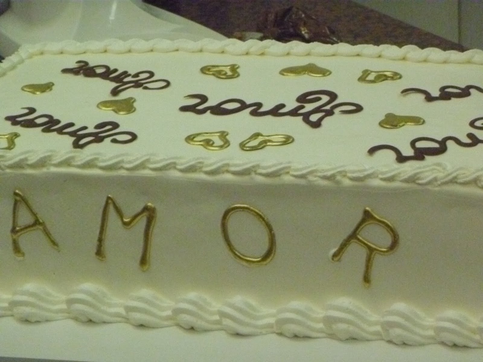 DOCES DE MEL: BOLO DE LETRAS